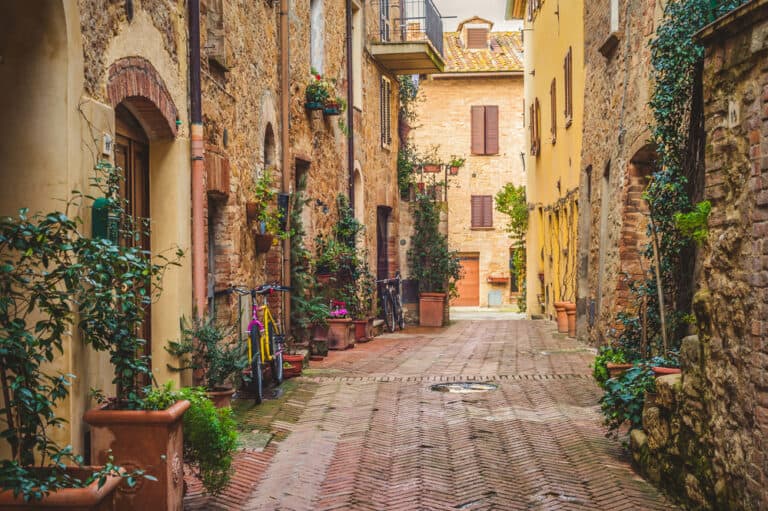 8 Romantic Things to Do in Tuscany | Two Drifters